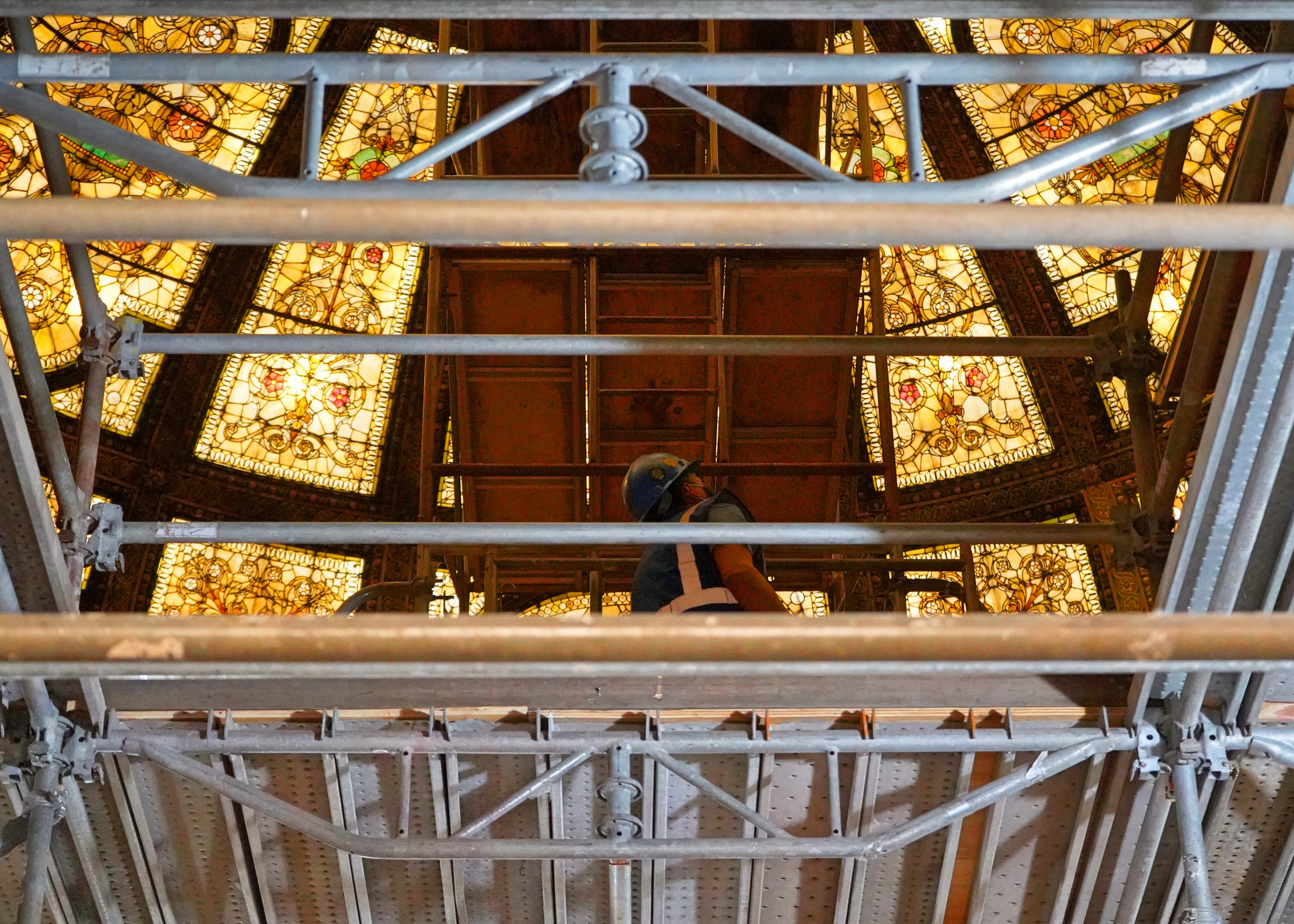 Berglund begins restoration project at iconic Chicago Cultural Center ...